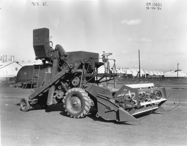 International Harvester 91x H.T. Self Propelled Combine | Photograph ...