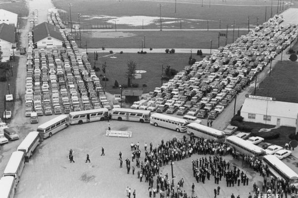 Springfield Driveaway | Photograph | Wisconsin Historical Society