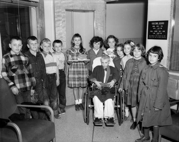 Nichols School Fourth Graders Visit Classmate in Hospital | Photograph ...