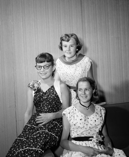Wisconsin High School Students | Photograph | Wisconsin Historical Society