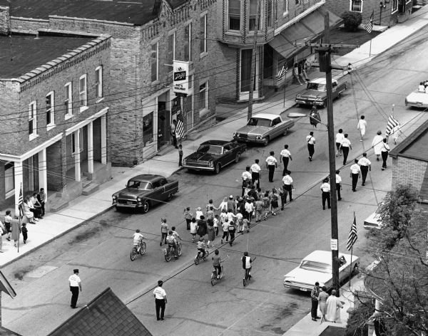 Parade | Photograph | Wisconsin Historical Society